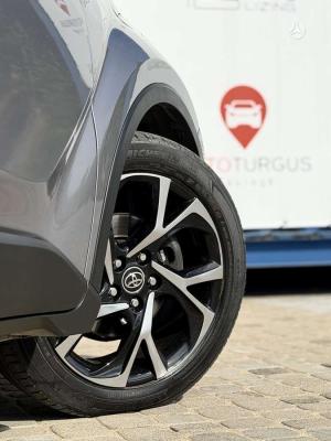 Grey Toyota C-HR 2017 in Taurage, with an engine capacity of 1.80 L and mileage of 197 thousand km for 14300 €, photo 29 on AUTOMOTO.COM.LV