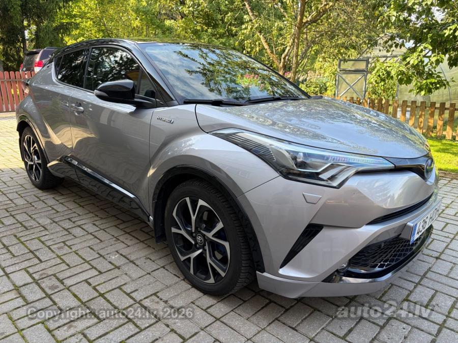 Pelēks Toyota C-HR 2017 Veru, ar dzinēja tilpumu 1.80 L un nobraukumu 187 tūkst. km par 18500 €, foto 5 vietnē AUTOMOTO.COM.LV