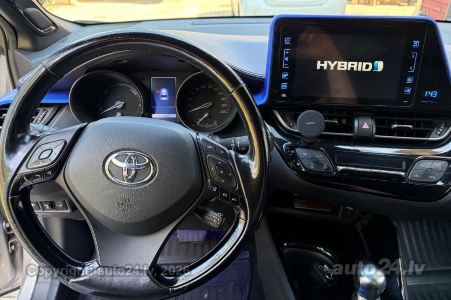 Pelēks Toyota C-HR 2017 Veru, ar dzinēja tilpumu 1.80 L un nobraukumu 187 tūkst. km par 18500 €, foto 15 vietnē AUTOMOTO.COM.LV