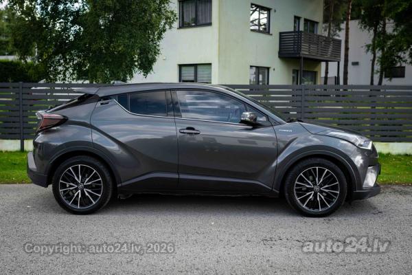 Тойота C-HR 2017 в Таллин на AUTOMOTO.COM.LV Серый Тойота C-HR 2017 в Таллин, объемом двигателя 1.80 л и пробегом 198 тыс. км за 14500 €, фото 3 на AUTOMOTO.COM.LV
