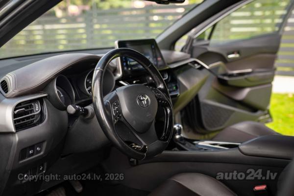Тойота C-HR 2017 в Таллин на AUTOMOTO.COM.LV Серый Тойота C-HR 2017 в Таллин, объемом двигателя 1.80 л и пробегом 198 тыс. км за 14500 €, фото 9 на AUTOMOTO.COM.LV