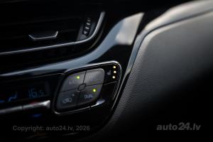 Серый Тойота C-HR 2017 в Таллин, объемом двигателя 1.80 л и пробегом 198 тыс. км за 14500 €, фото 24 на AUTOMOTO.COM.LV