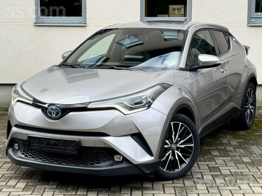 Pelēks Toyota C-HR 2017 Jelgava, ar dzinēja tilpumu 1.80 L un nobraukumu 189 tūkst. km par 16300 €, foto 1 vietnē AUTOMOTO.COM.LV