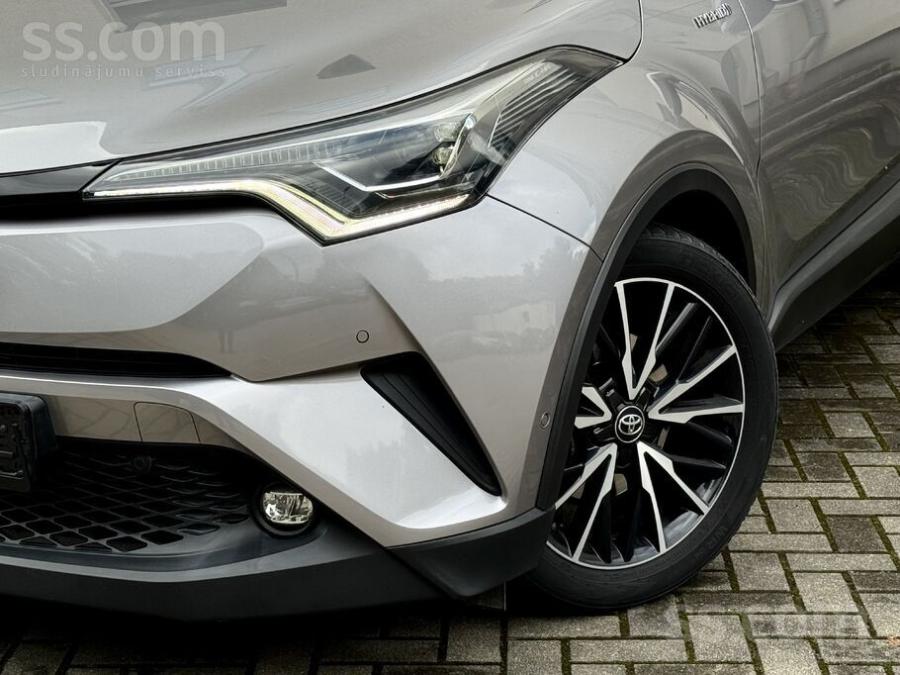 Pelēks Toyota C-HR 2017 Jelgava, ar dzinēja tilpumu 1.80 L un nobraukumu 189 tūkst. km par 16300 €, foto 6 vietnē AUTOMOTO.COM.LV