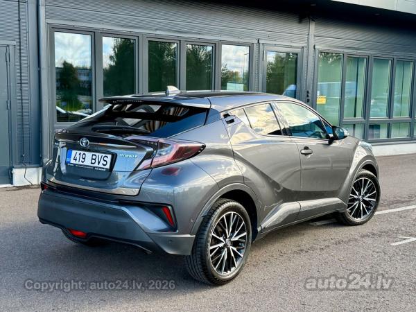 Pelēks Toyota C-HR 2017 Tallina, ar dzinēja tilpumu 1.80 L un nobraukumu 97 tūkst. km par 16990 €, foto 3 vietnē AUTOMOTO.COM.LV