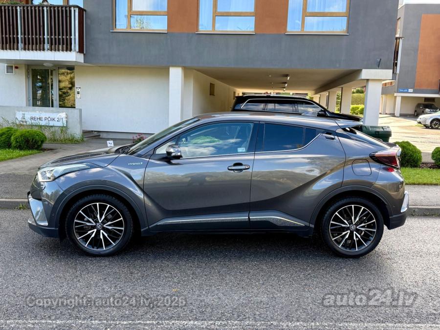 Grey Toyota C-HR 2017 in Tallinn, with an engine capacity of 1.80 L and mileage of 97 thousand km for 16990 €, photo 5 on AUTOMOTO.COM.LV