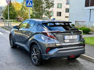Grey Toyota C-HR 2017 in Tallinn, with an engine capacity of 1.80 L and mileage of 97 thousand km for 16990 €, photo 6 on AUTOMOTO.COM.LV