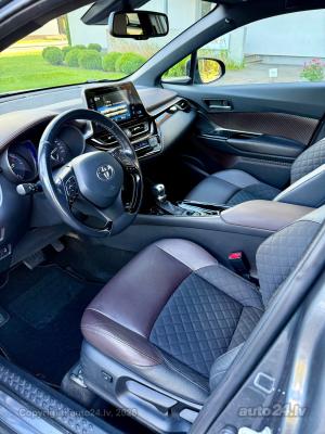 Grey Toyota C-HR 2017 in Tallinn, with an engine capacity of 1.80 L and mileage of 97 thousand km for 16990 €, photo 16 on AUTOMOTO.COM.LV