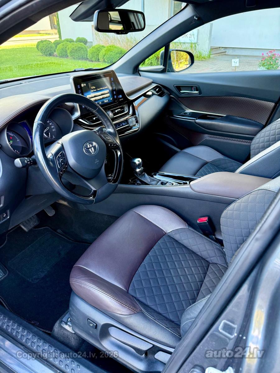 Grey Toyota C-HR 2017 in Tallinn, with an engine capacity of 1.80 L and mileage of 97 thousand km for 16990 €, photo 16 on AUTOMOTO.COM.LV