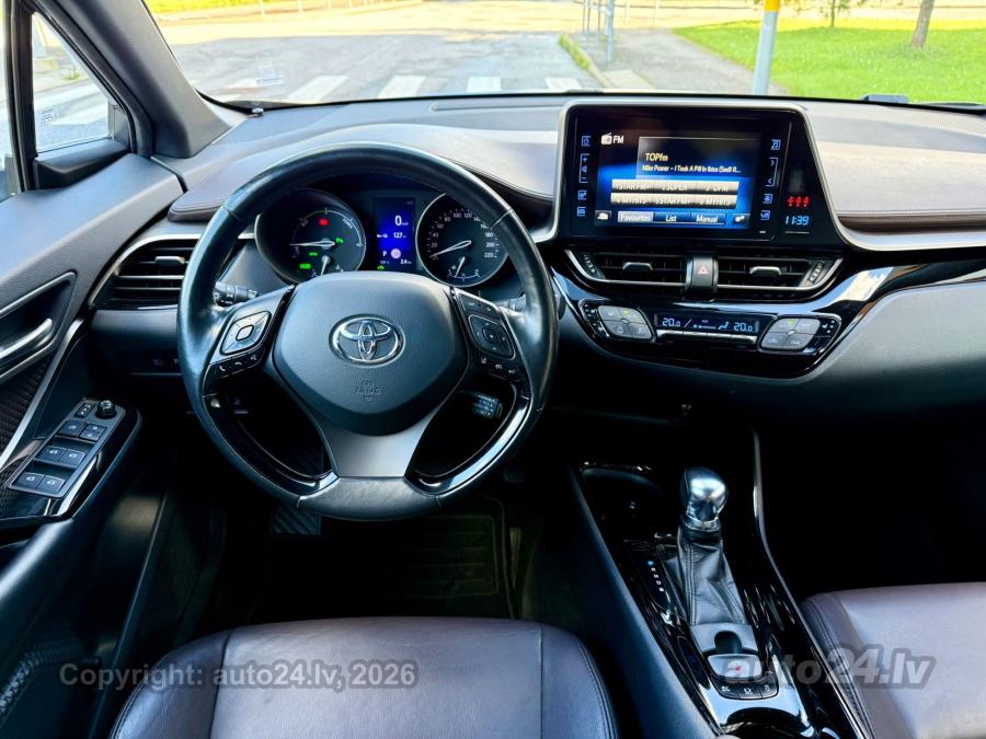 Grey Toyota C-HR 2017 in Tallinn, with an engine capacity of 1.80 L and mileage of 97 thousand km for 16990 €, photo 24 on AUTOMOTO.COM.LV