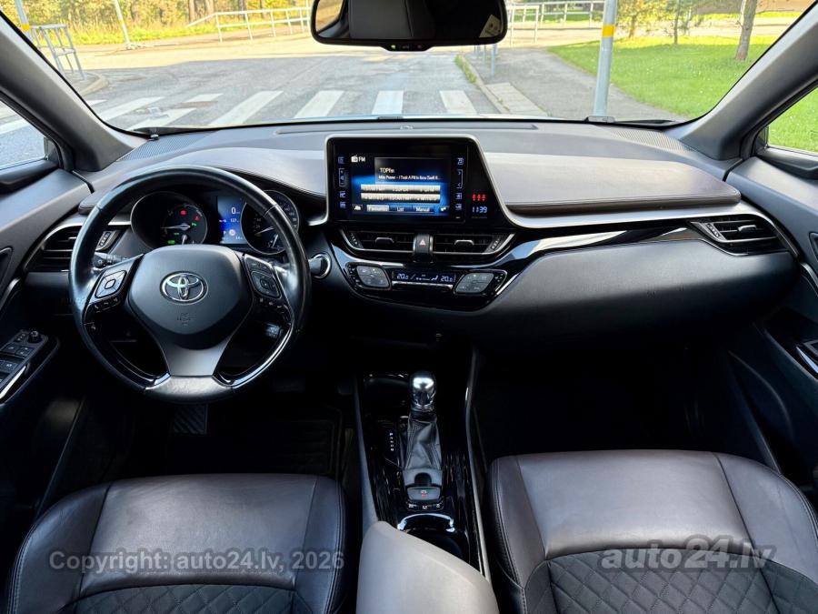 Grey Toyota C-HR 2017 in Tallinn, with an engine capacity of 1.80 L and mileage of 97 thousand km for 16990 €, photo 29 on AUTOMOTO.COM.LV