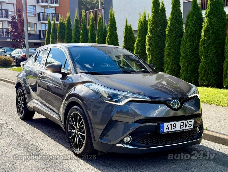 Grey Toyota C-HR 2017 in Tallinn, with an engine capacity of 1.80 L and mileage of 97 thousand km for 16990 €, photo 30 on AUTOMOTO.COM.LV