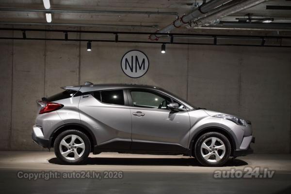 Grey Toyota C-HR 2018 in Tallinn, with an engine capacity of 1.20 L and mileage of 74 thousand km for 15490 €, photo 8 on AUTOMOTO.COM.LV