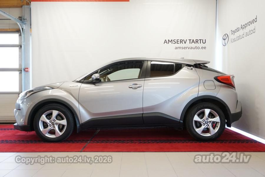 Серый Тойота C-HR 2018 в Тарту, объемом двигателя 1.80 л и пробегом 112 тыс. км за 15490 €, фото 4 на AUTOMOTO.COM.LV