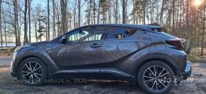 Pelēks Toyota C-HR 2018 Tallina, ar dzinēja tilpumu 1.80 L un nobraukumu 104 tūkst. km par 18500 €, foto 5 vietnē AUTOMOTO.COM.LV