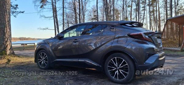 Серый Тойота C-HR 2018 в Таллин, объемом двигателя 1.80 л и пробегом 104 тыс. км за 18500 €, фото 5 на AUTOMOTO.COM.LV