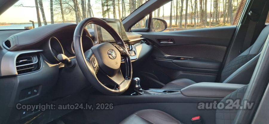 Pelēks Toyota C-HR 2018 Tallina, ar dzinēja tilpumu 1.80 L un nobraukumu 104 tūkst. km par 18500 €, foto 9 vietnē AUTOMOTO.COM.LV