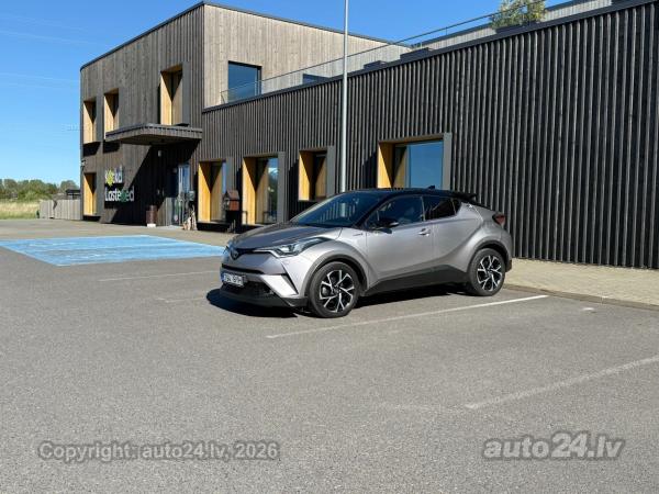 Pelēks Toyota C-HR 2018 Tallina, ar dzinēja tilpumu 1.80 L un nobraukumu 133 tūkst. km par 16590 €, foto 3 vietnē AUTOMOTO.COM.LV