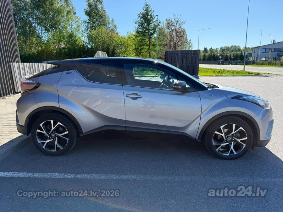 Pelēks Toyota C-HR 2018 Tallina, ar dzinēja tilpumu 1.80 L un nobraukumu 133 tūkst. km par 16590 €, foto 5 vietnē AUTOMOTO.COM.LV