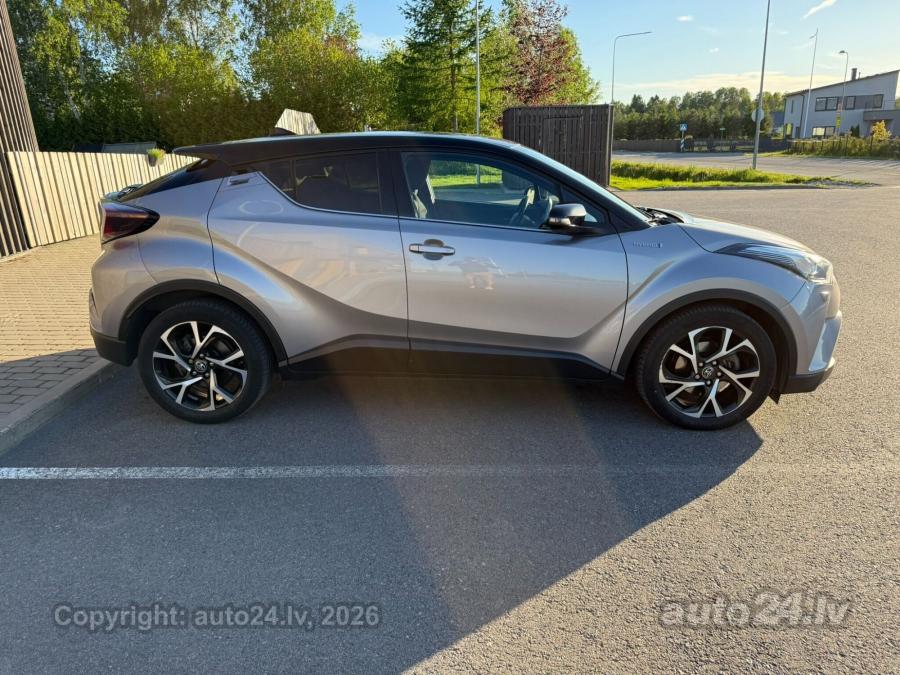 Pelēks Toyota C-HR 2018 Tallina, ar dzinēja tilpumu 1.80 L un nobraukumu 133 tūkst. km par 16590 €, foto 6 vietnē AUTOMOTO.COM.LV