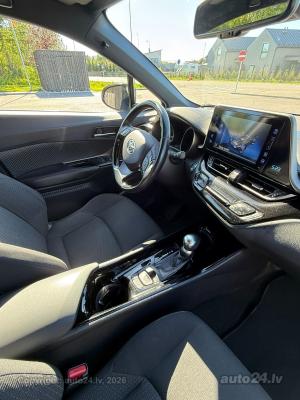 Pelēks Toyota C-HR 2018 Tallina, ar dzinēja tilpumu 1.80 L un nobraukumu 133 tūkst. km par 16590 €, foto 19 vietnē AUTOMOTO.COM.LV