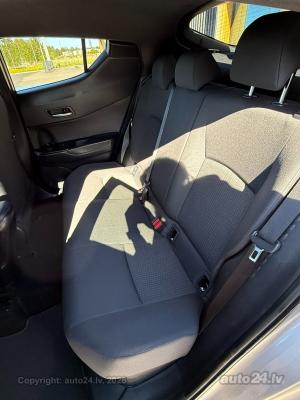 Pelēks Toyota C-HR 2018 Tallina, ar dzinēja tilpumu 1.80 L un nobraukumu 133 tūkst. km par 16590 €, foto 22 vietnē AUTOMOTO.COM.LV