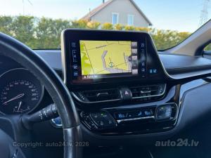 Pelēks Toyota C-HR 2018 Tallina, ar dzinēja tilpumu 1.80 L un nobraukumu 133 tūkst. km par 16590 €, foto 26 vietnē AUTOMOTO.COM.LV