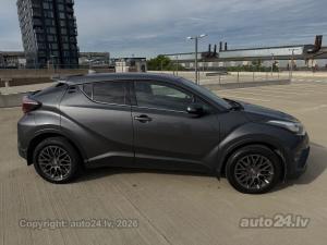 Серый Тойота C-HR 2018 в Таллин, объемом двигателя 1.20 л и пробегом 135 тыс. км за 13899 €, фото 3 на AUTOMOTO.COM.LV