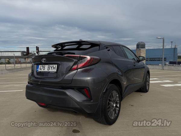 Grey Toyota C-HR 2018 in Tallinn, with an engine capacity of 1.20 L and mileage of 135 thousand km for 13899 €, photo 3 on AUTOMOTO.COM.LV