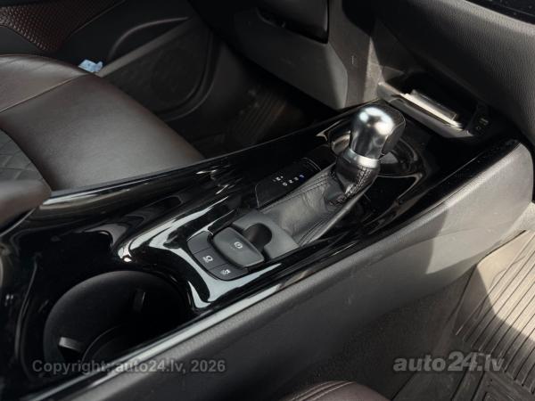 Grey Toyota C-HR 2018 in Tallinn, with an engine capacity of 1.20 L and mileage of 135 thousand km for 13899 €, photo 10 on AUTOMOTO.COM.LV