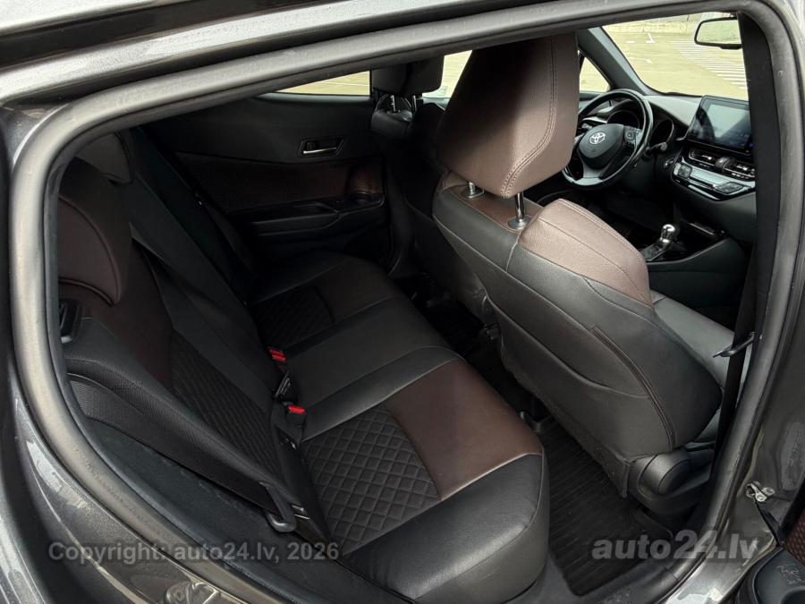 Серый Тойота C-HR 2018 в Таллин, объемом двигателя 1.20 л и пробегом 135 тыс. км за 13899 €, фото 12 на AUTOMOTO.COM.LV
