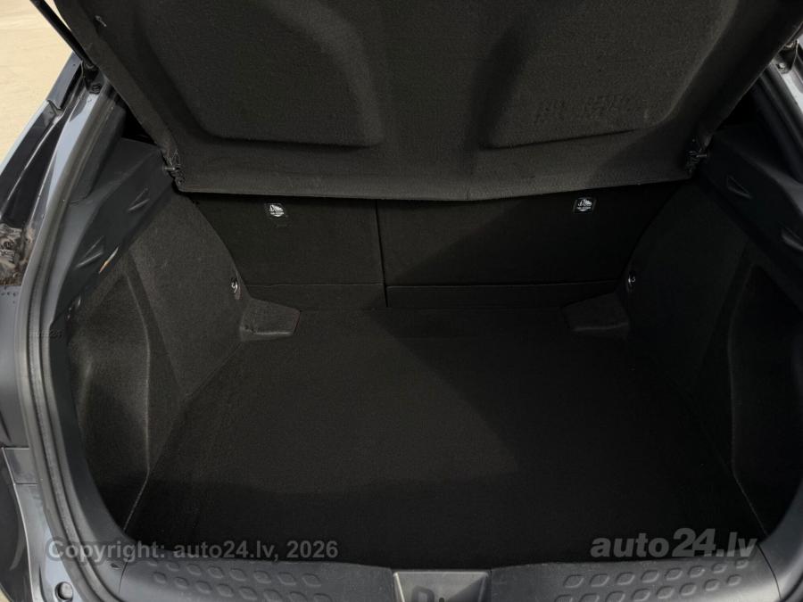Серый Тойота C-HR 2018 в Таллин, объемом двигателя 1.20 л и пробегом 135 тыс. км за 13899 €, фото 13 на AUTOMOTO.COM.LV