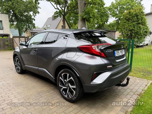Серый Тойота C-HR 2018 в Таллин, объемом двигателя 1.20 л и пробегом 147 тыс. км за 13490 €, фото 2 на AUTOMOTO.COM.LV