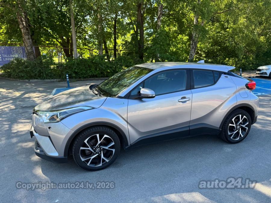 Серый Тойота C-HR 2018 в Таллин, объемом двигателя 1.80 л и пробегом 105 тыс. км за 13500 €, фото 5 на AUTOMOTO.COM.LV