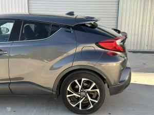 Grey Toyota C-HR 2018 in Klaipeda, with an engine capacity of 1.80 L and mileage of 140 thousand km for 17300 €, photo 6 on AUTOMOTO.COM.LV
