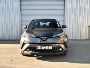 Grey Toyota C-HR 2018 in Klaipeda, with an engine capacity of 1.80 L and mileage of 140 thousand km for 17300 €, photo 19 on AUTOMOTO.COM.LV