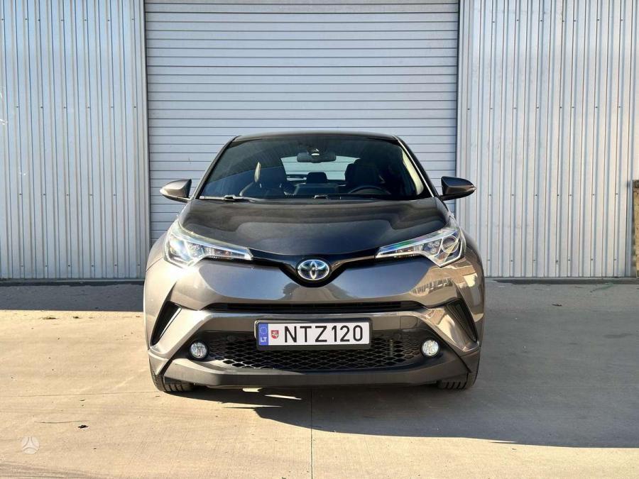 Grey Toyota C-HR 2018 in Klaipeda, with an engine capacity of 1.80 L and mileage of 140 thousand km for 17300 €, photo 19 on AUTOMOTO.COM.LV
