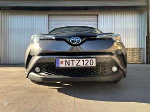 Grey Toyota C-HR 2018 in Klaipeda, with an engine capacity of 1.80 L and mileage of 140 thousand km for 17300 €, photo 20 on AUTOMOTO.COM.LV