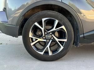 Grey Toyota C-HR 2018 in Klaipeda, with an engine capacity of 1.80 L and mileage of 140 thousand km for 17300 €, photo 25 on AUTOMOTO.COM.LV