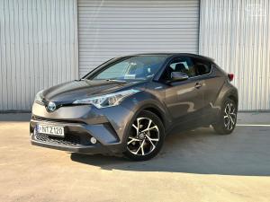 Серый Тойота C-HR 2018 в Клайпеда, объемом двигателя 1.80 л и пробегом 140 тыс. км за 15999 €, фото 4 на AUTOMOTO.COM.LV