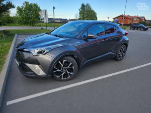 Серый Тойота C-HR 2018 в Клайпеда, объемом двигателя 1.80 л и пробегом 140 тыс. км за 15999 €, фото 3 на AUTOMOTO.COM.LV
