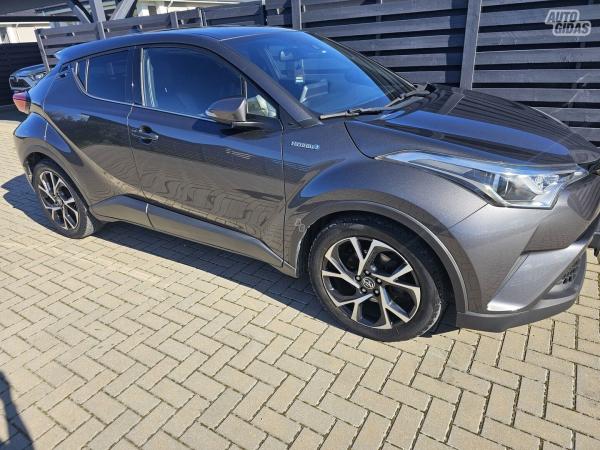Серый Тойота C-HR 2018 в Клайпеда, объемом двигателя 1.80 л и пробегом 140 тыс. км за 15999 €, фото 10 на AUTOMOTO.COM.LV