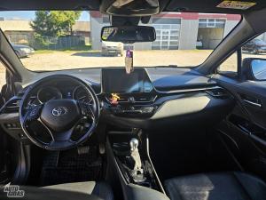 Серый Тойота C-HR 2018 в Клайпеда, объемом двигателя 1.80 л и пробегом 140 тыс. км за 15999 €, фото 12 на AUTOMOTO.COM.LV