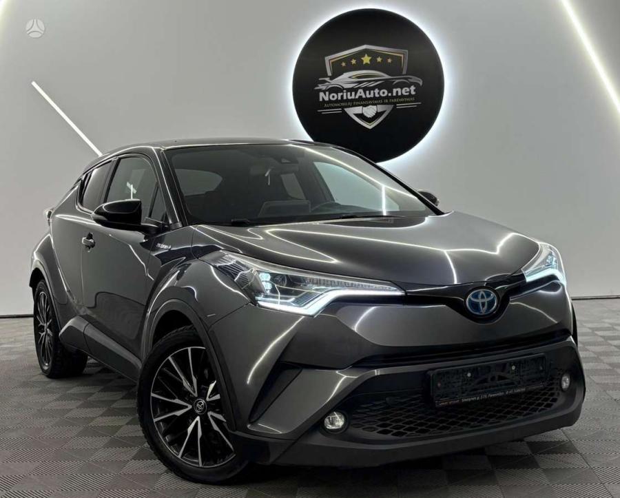 Grey Toyota C-HR 2018 in Marijampole, with an engine capacity of 1.80 L and mileage of 352 thousand km for 11950 €, photo 1 on AUTOMOTO.COM.LV