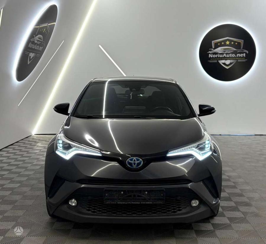 Grey Toyota C-HR 2018 in Marijampole, with an engine capacity of 1.80 L and mileage of 352 thousand km for 11950 €, photo 7 on AUTOMOTO.COM.LV