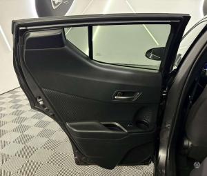 Grey Toyota C-HR 2018 in Marijampole, with an engine capacity of 1.80 L and mileage of 352 thousand km for 11950 €, photo 21 on AUTOMOTO.COM.LV