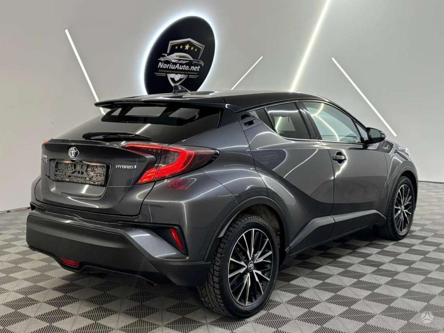 Grey Toyota C-HR 2018 in Marijampole, with an engine capacity of 1.80 L and mileage of 352 thousand km for 11950 €, photo 29 on AUTOMOTO.COM.LV