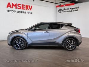 Серый Тойота C-HR 2018 в Таллин, объемом двигателя 1.80 л и пробегом 122 тыс. км за 17490 €, фото 4 на AUTOMOTO.COM.LV