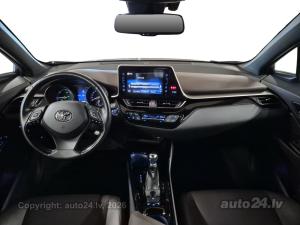 Серый Тойота C-HR 2018 в Таллин, объемом двигателя 1.80 л и пробегом 122 тыс. км за 17490 €, фото 9 на AUTOMOTO.COM.LV