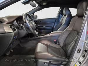 Серый Тойота C-HR 2018 в Таллин, объемом двигателя 1.80 л и пробегом 122 тыс. км за 17490 €, фото 12 на AUTOMOTO.COM.LV